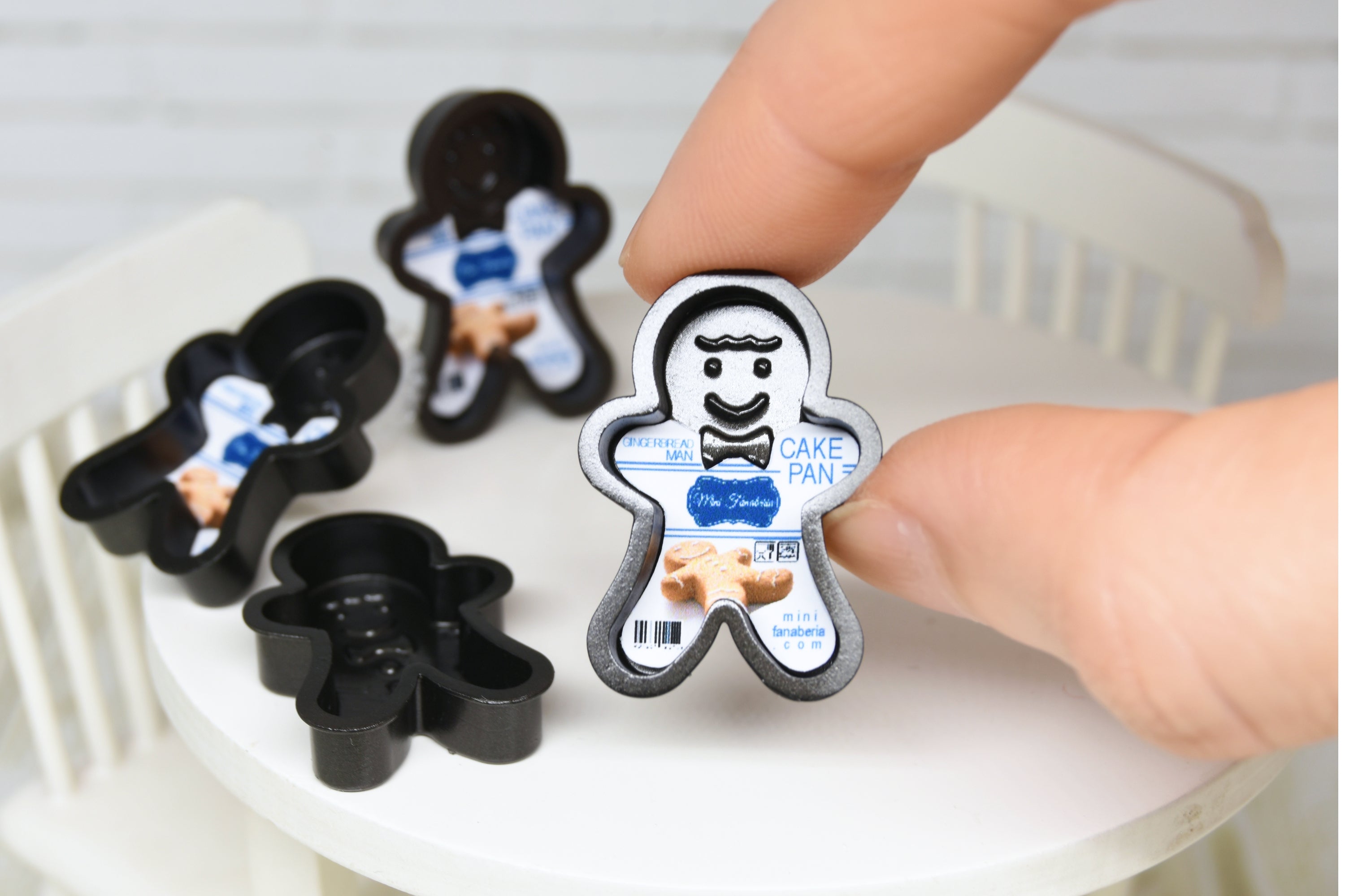 Gingerbread man Cake Pan (1:12 scale) – MiniFanaberia